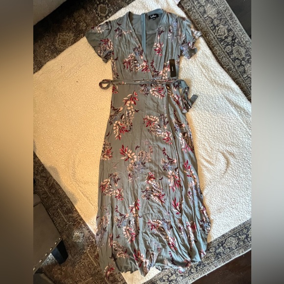 Lulus | Dresses | Lulus Floral Wrap Dress | Poshmark